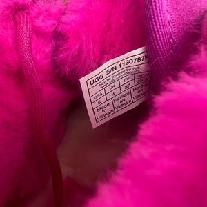 UGG | Shoes | New Ugg Girls Hot Pink Neumel Graphic Outline Lined Boots ...